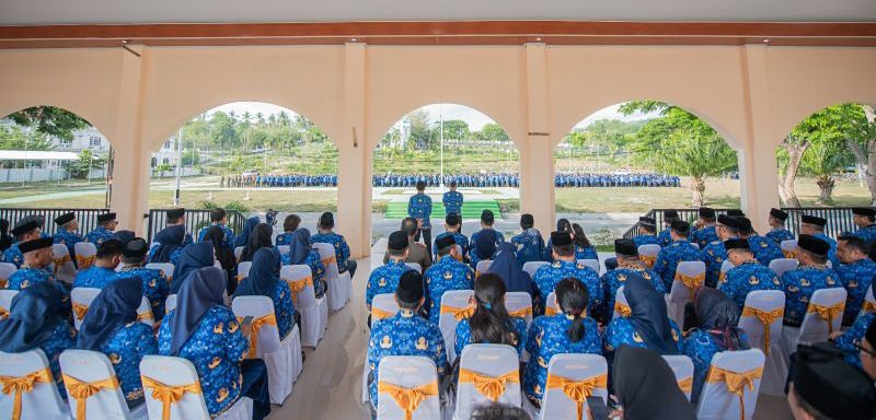 Apel Bersama Awal Kerja Tahun 2024, Bupati Banggai Tekankan Komitmen ... Apel Bersama Awal Kerja Tahun 2024, Bupati Banggai Tekankan Komitmen ...
