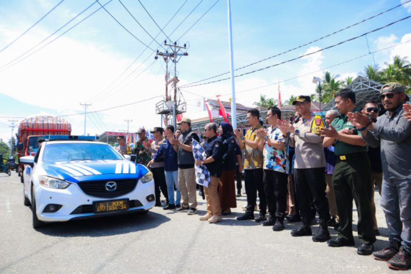 Kapolres Banggai Memantau Langsung Pelepasan Pendistribusian Logistik Pilkada 2024
